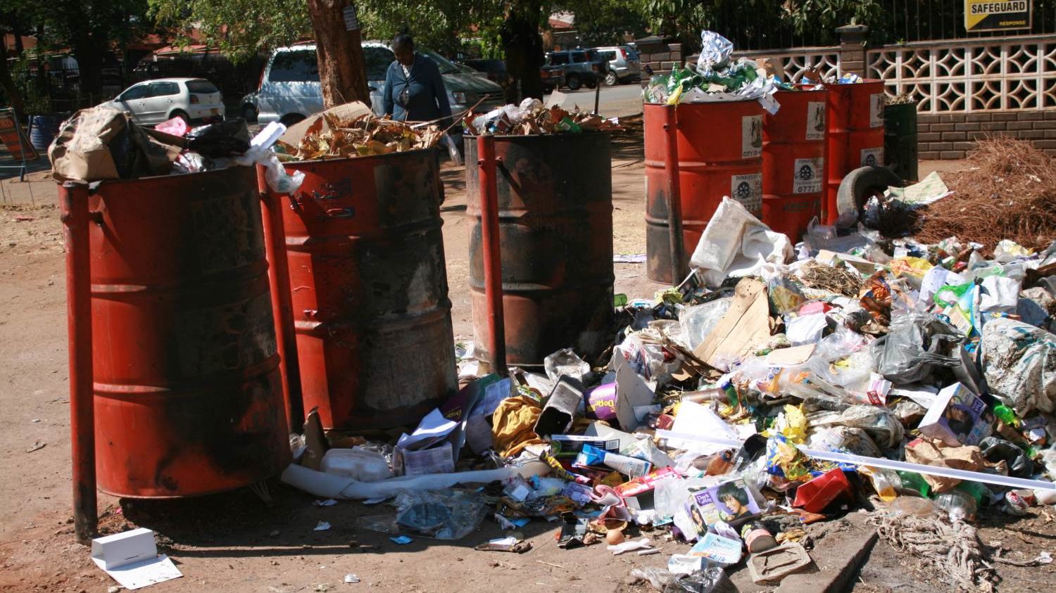 Zimbaweans use “Trash-Uber” to Get Rid of Their Garbage | twib.news