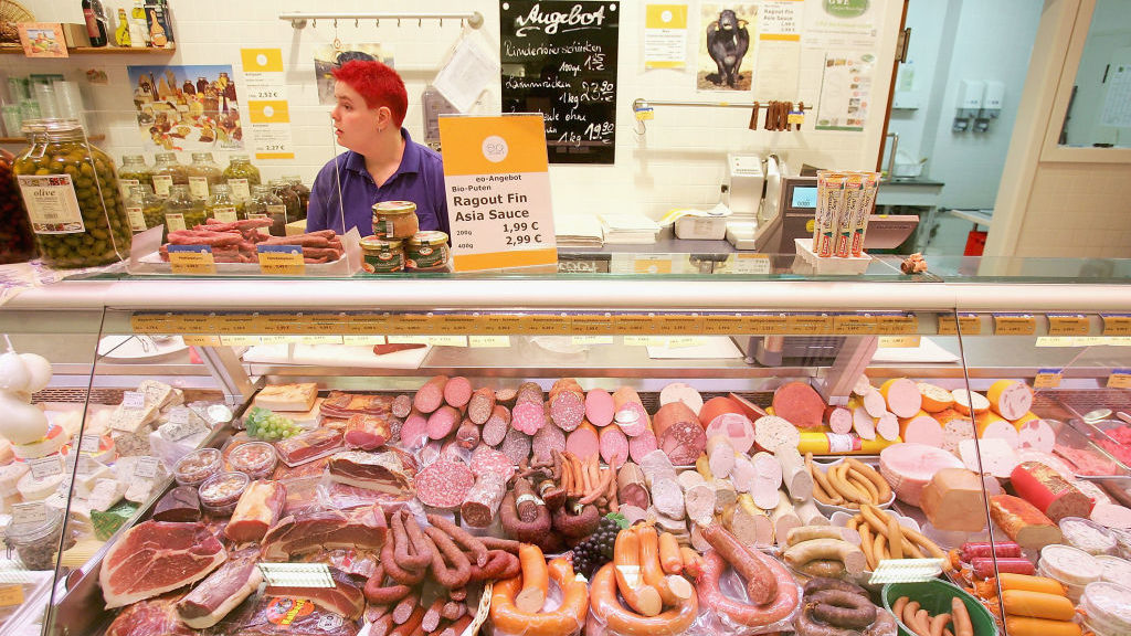 Corona Lockdowns Have People Around the World Eating Less Meat | twib.news