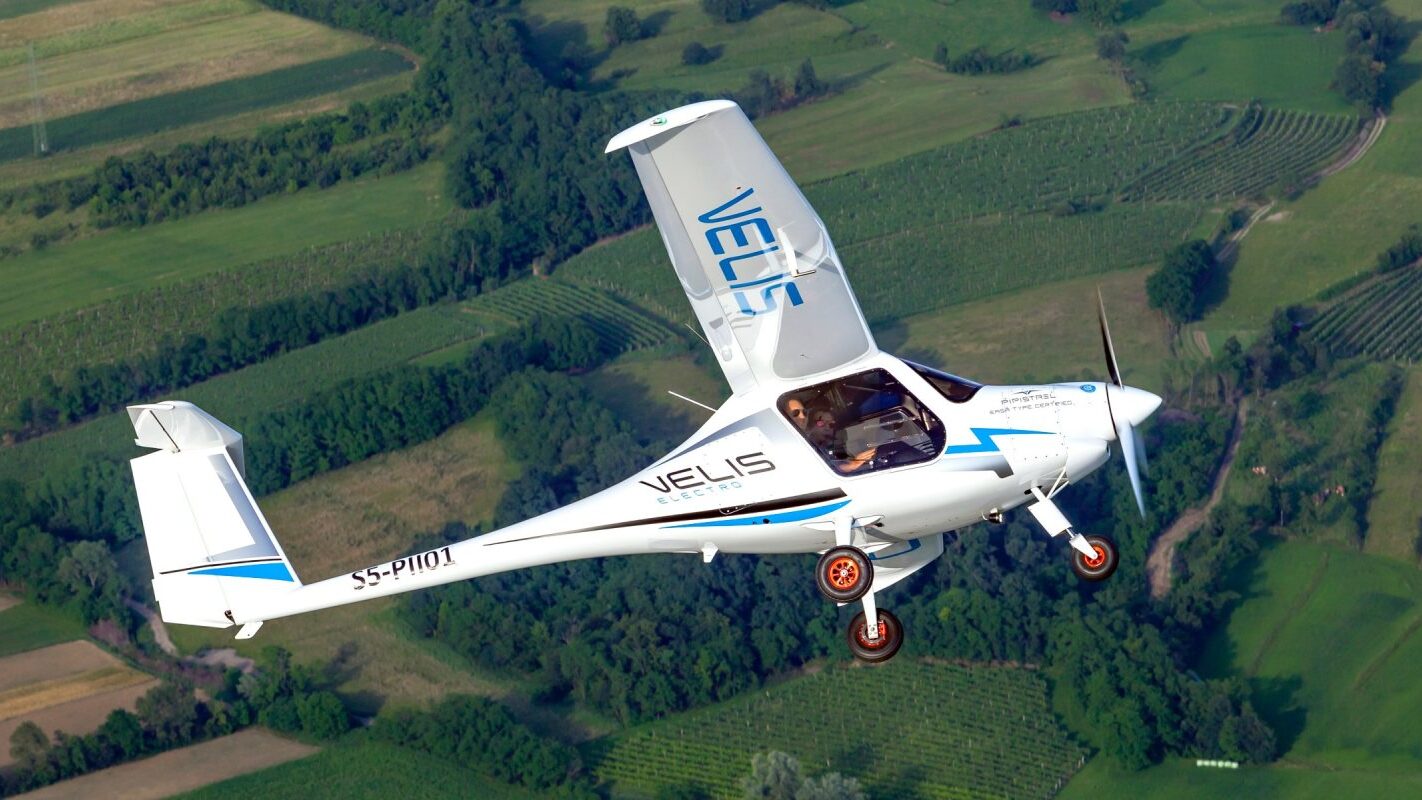 All-Electric Plane Flies 700 km… and Breaks Seven Records on Its Way ...