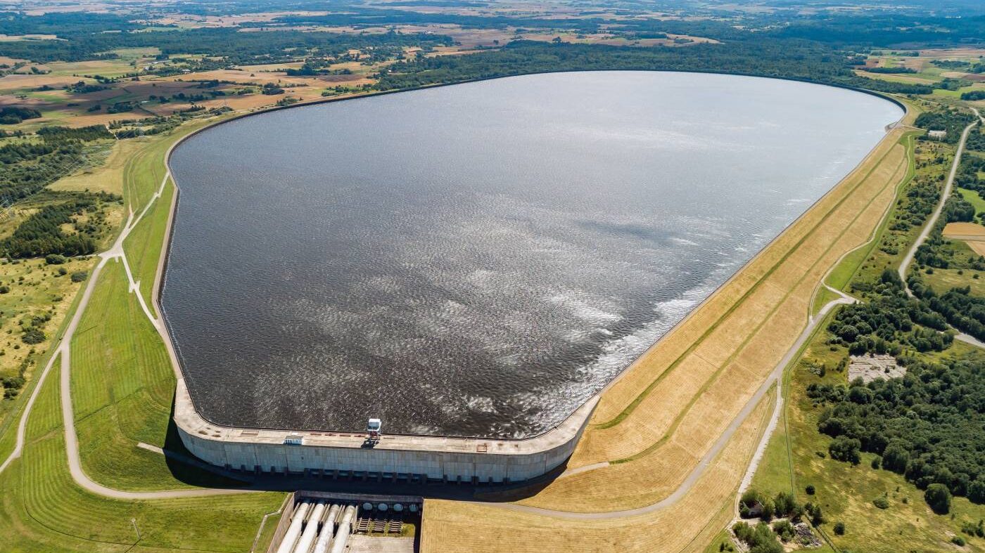 These Solar Panels Create Power on Ice | twib.news