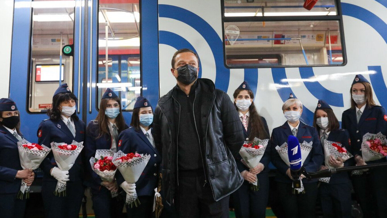 Finally, This Famous Metro Hires Women Drivers | twib.news