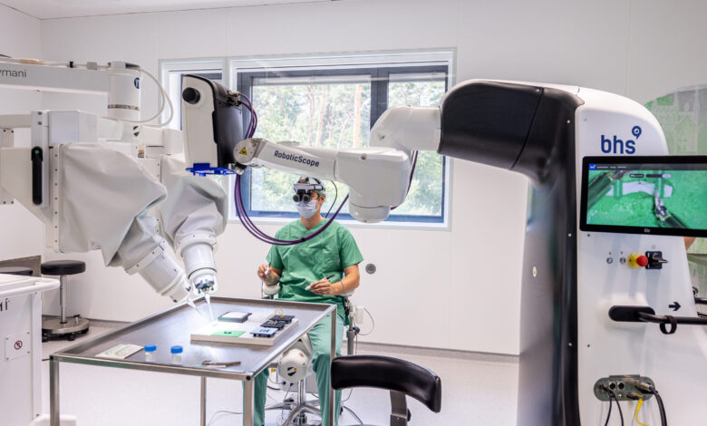 Microsurgery Milestone: Robots Help Surgeons Repair the Finest Nerves ...
