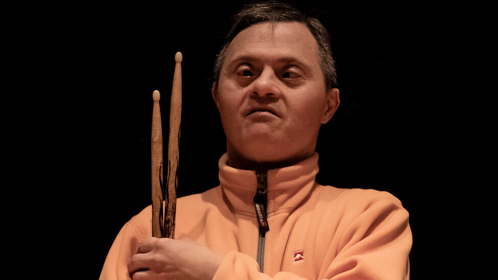 Disabilities Didn't Stop This Artist | twib.news