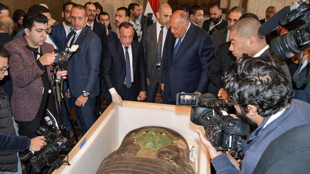 Stolen Piece of History Goes Back to Where It Belongs | twib.news